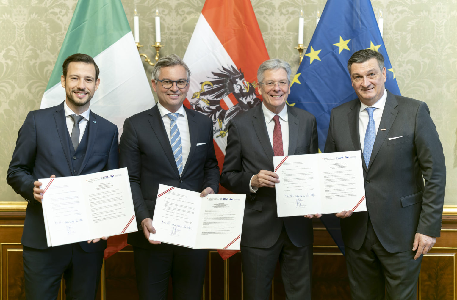 Europaweit erster internationaler Zollkorridor offiziell besiegelt - LCA SUED